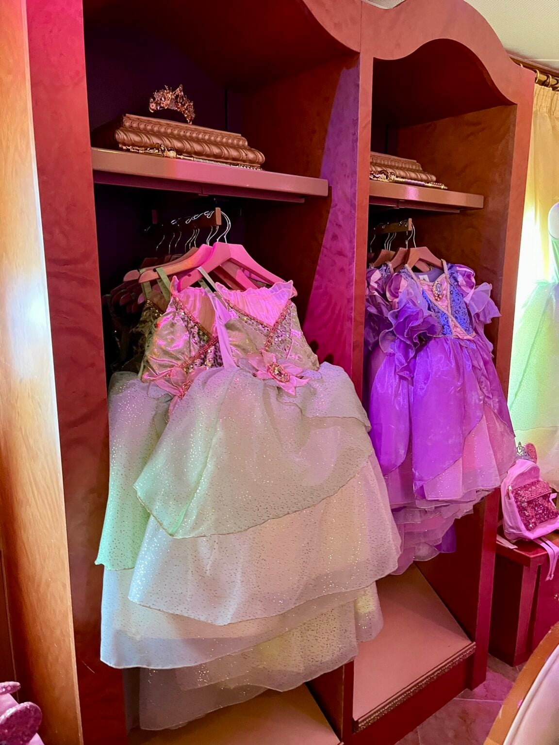 Guide to Bibbidi Bobbidi Boutique on a Disney Cruise - The Palmetto Mom